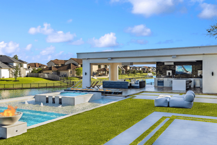 A Tranquil Backyard Oasis With Some ‘Wow Factor’ Hidden Features ...